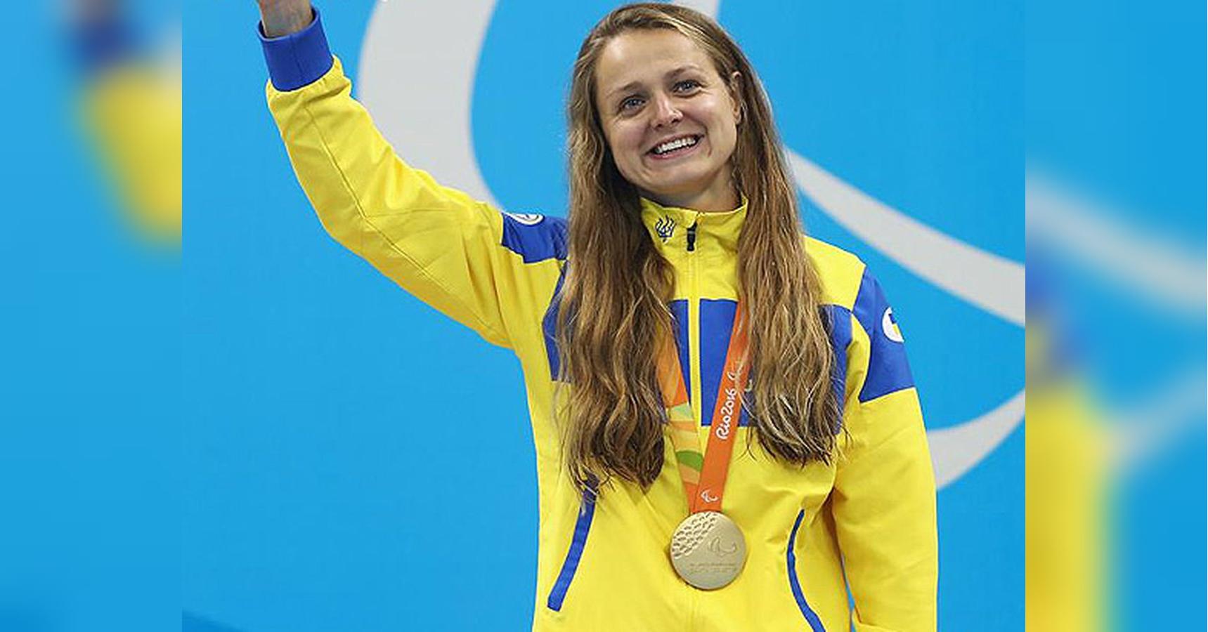 Українська плавчиня Ганна Стеценко виграла золоту медаль Паралімпіади ...