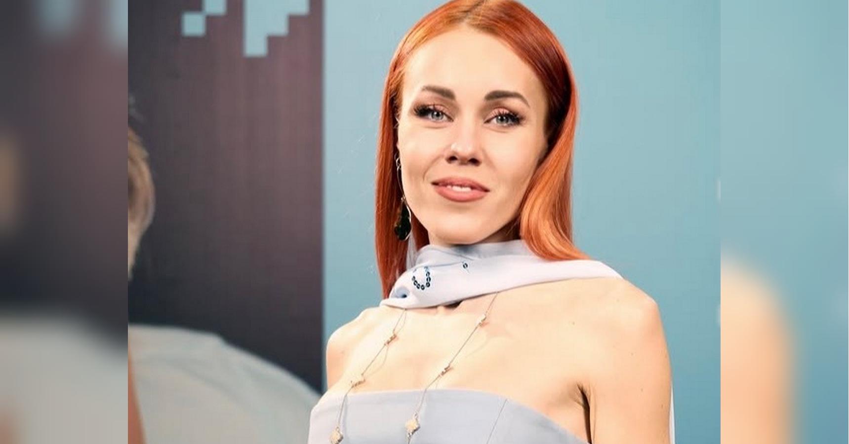 Популярная певица Елена Тополя (Alyosha) поразила физической формой ...